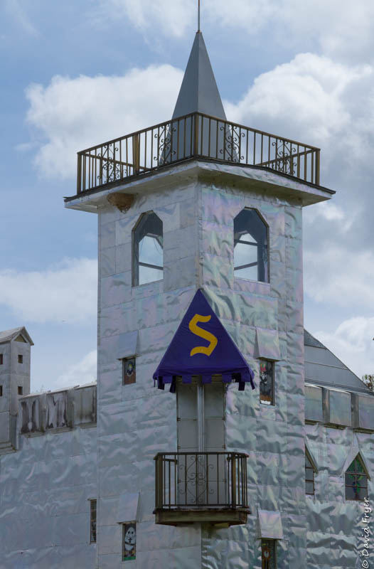 Solomon’s Castle – Piddlin' Around